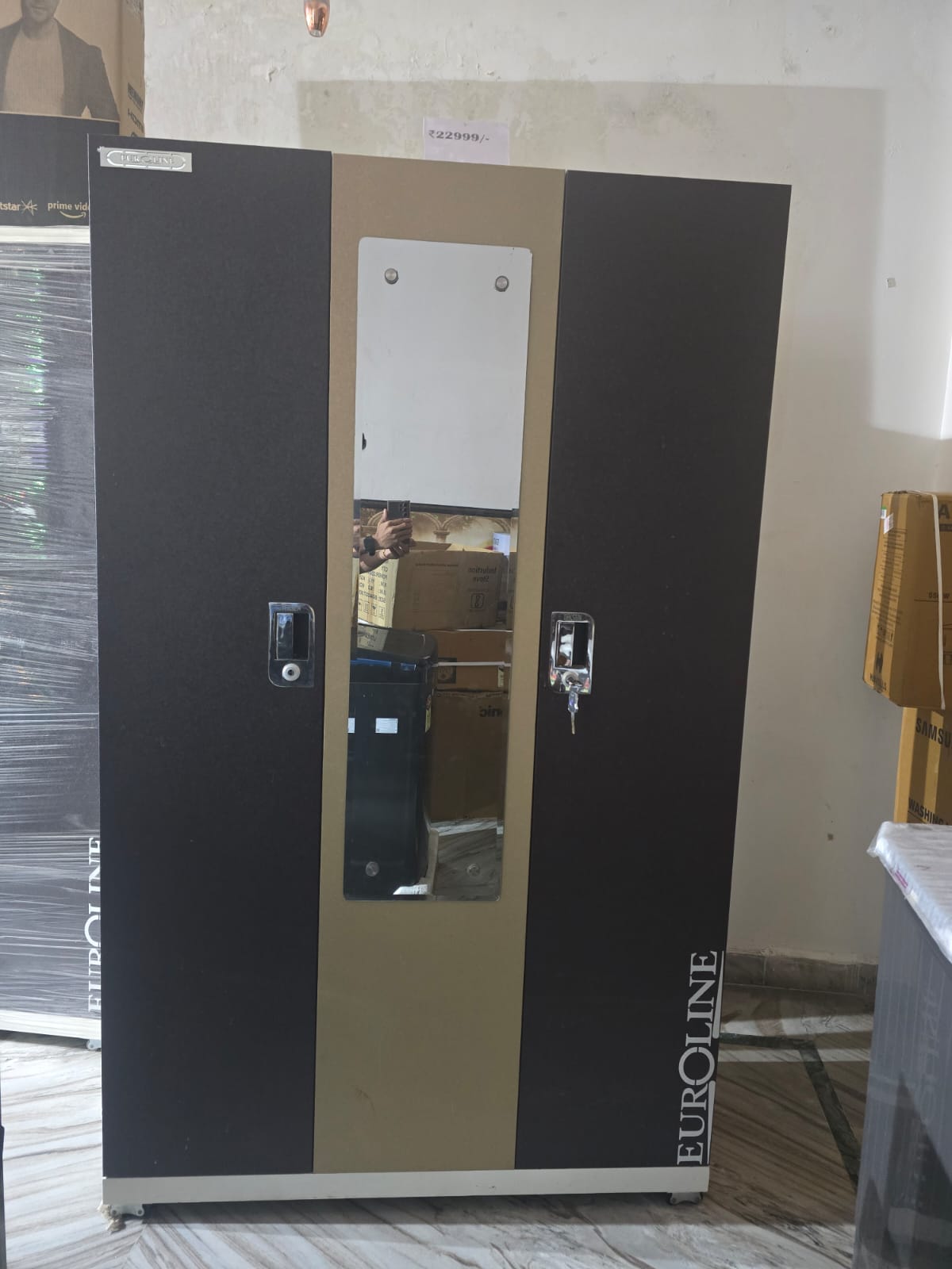 Euroline almirah stainless steel 75,80 kg 2 door with mirror